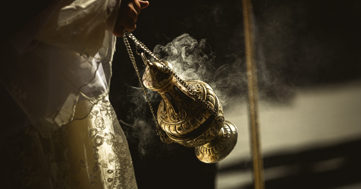 ¿Por qué se usa incienso en Semana Santa y cuál es el origen de esta ...