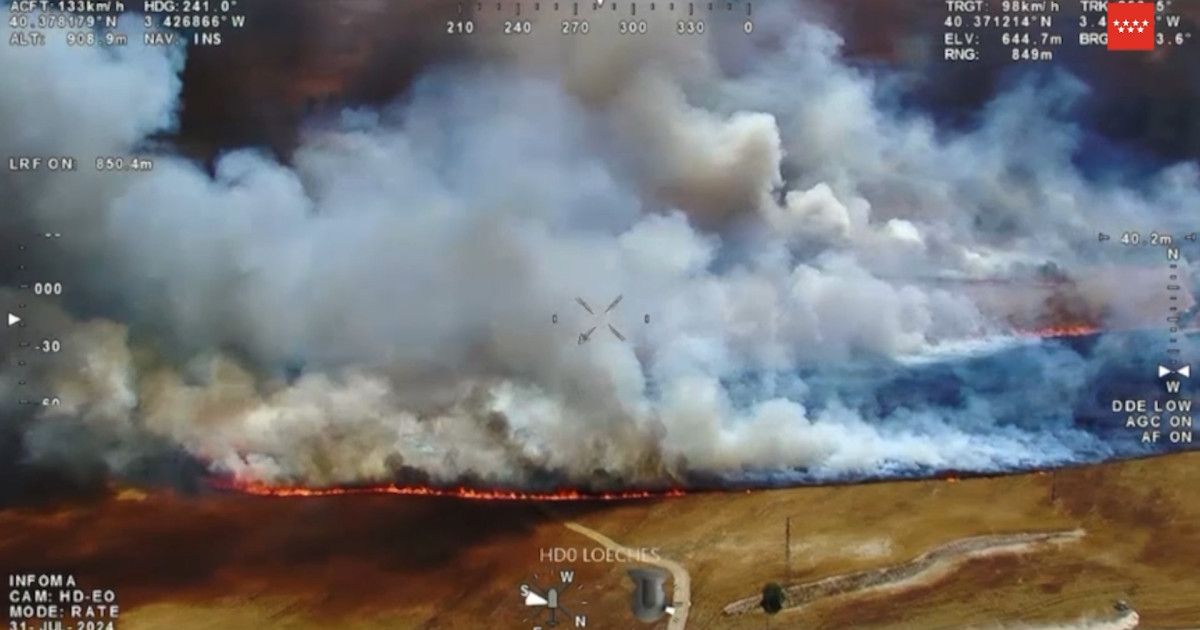Imágenes aéreas del incendio que ha arrasado una zona extensa de pastos ...