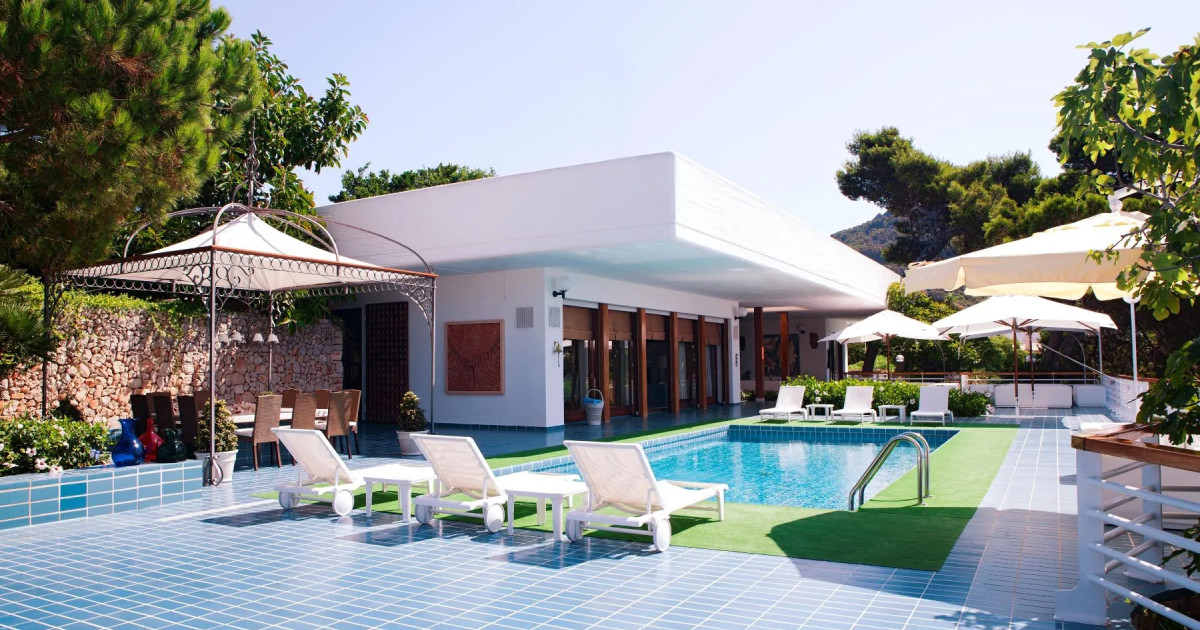 Así es 'El Manantial', la casa en venta de la familia de Ana Obregón en ...