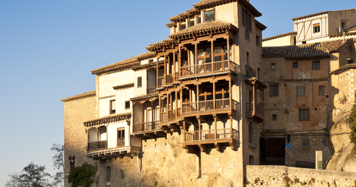 La historia oculta de las Casas Colgadas de Cuenca: mitos y realidades