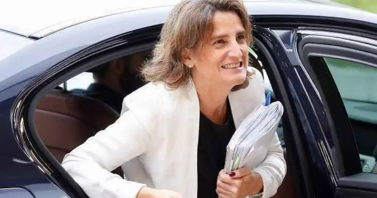 Los fondos de las renovables tratarán de acorralar a Ribera por tardar ...