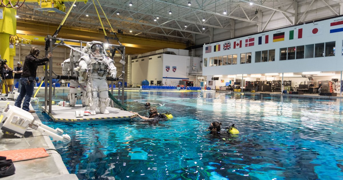 Así es la desafiante piscina de la NASA en la que se forjan los mejores ...
