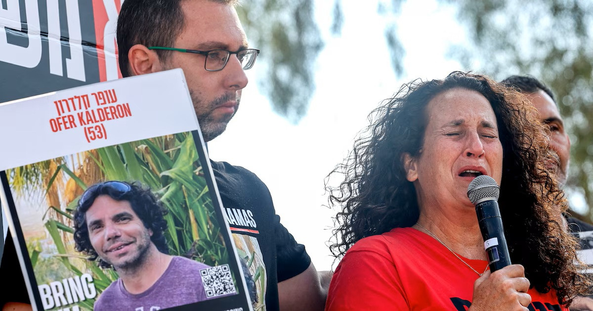 Entre la esperanza y el miedo, los familiares de los rehenes esperan su ...