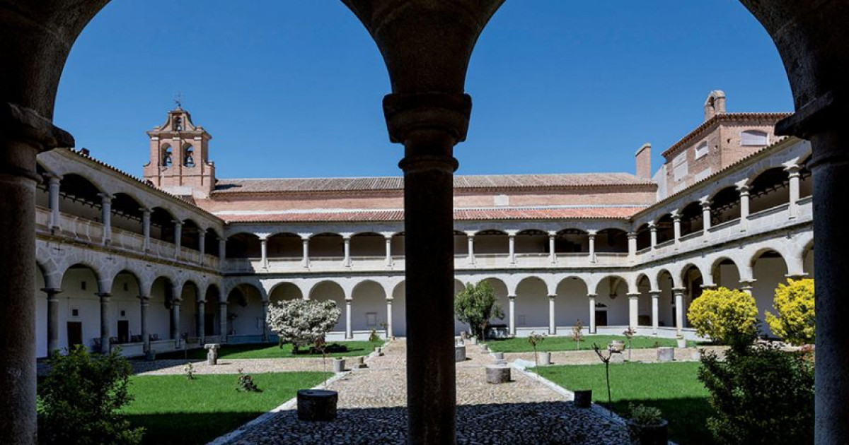 Tres monjas colombianas rejuvenecen el convento donde nació Isabel la ...