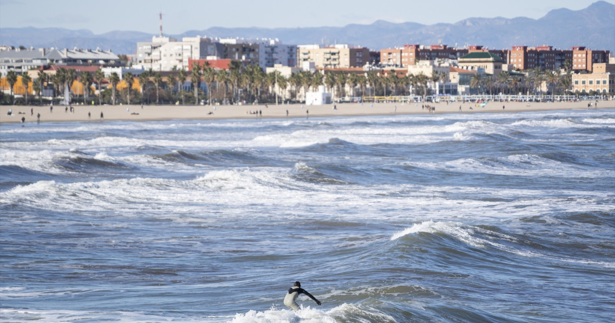 El nuevo horario para bañarse en las ocho playas de Valencia