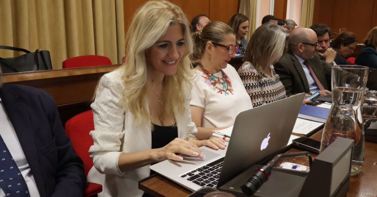 La oposición en bloque pide la dimisión de la concejal Lourdes Morales