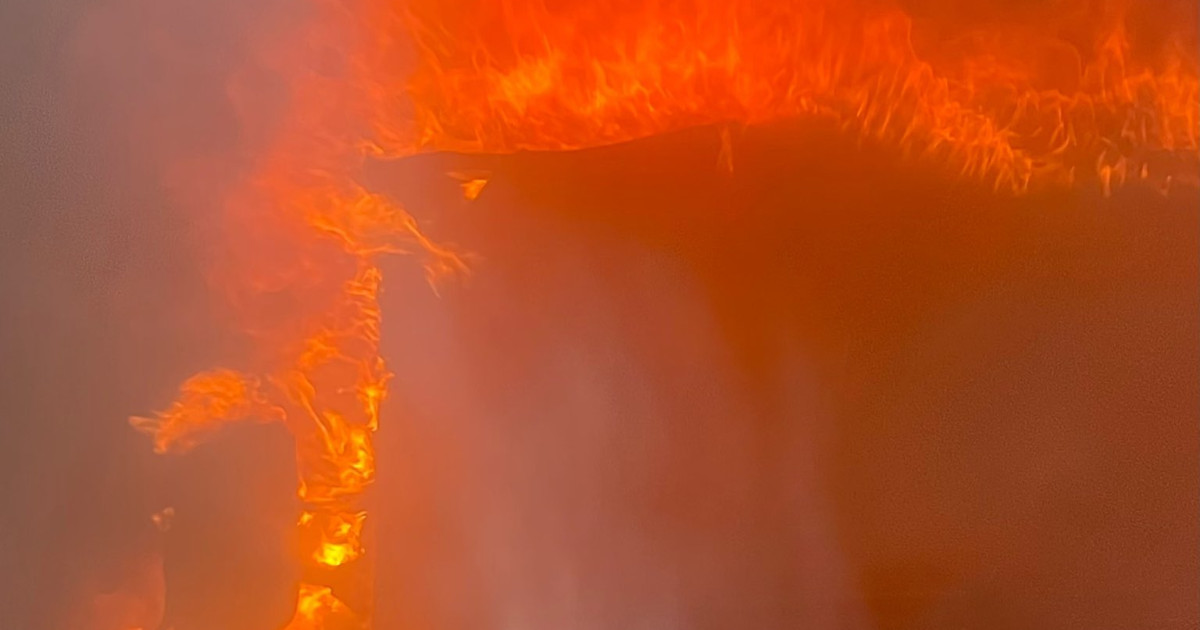 Declarado un incendio en una nave del polígono industrial de Vinaroz ...