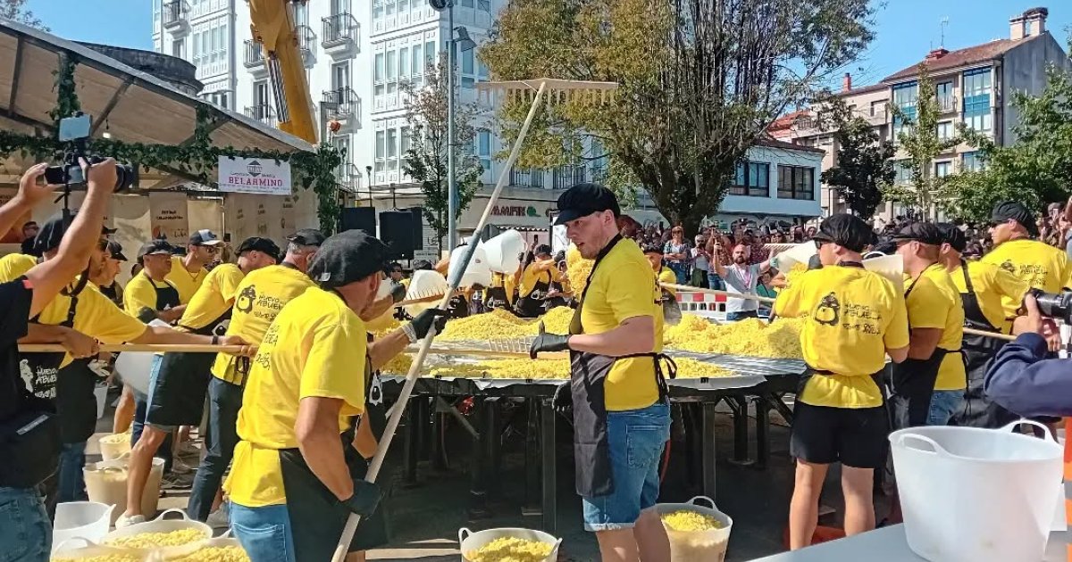 Melide revalida el récord de elaborar la tortilla de patatas más grande ...