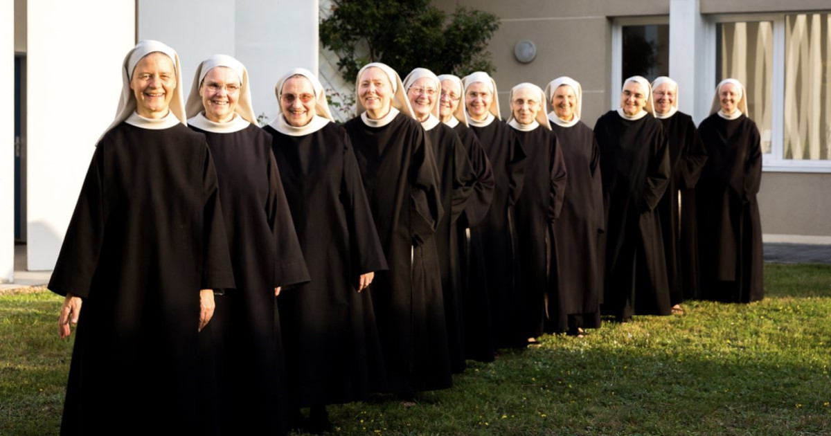 13 monjas, un secreto de 4 siglos y un elixir verde: así es la ...