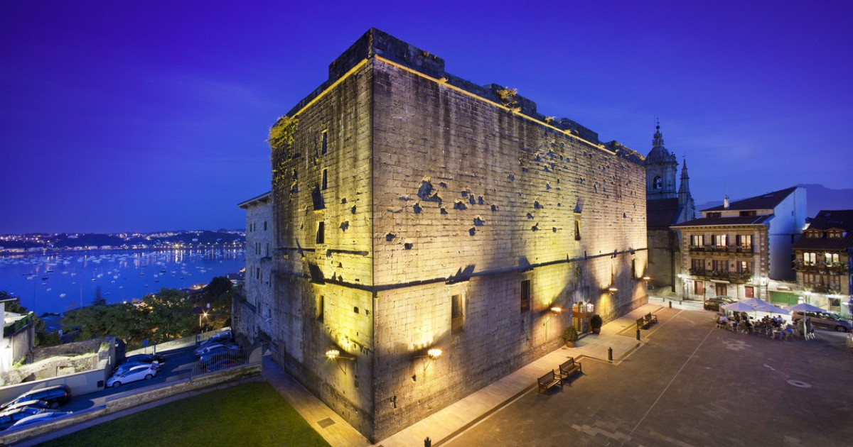 El increíble Parador medieval de origen godo que ocupa el castillo del ...