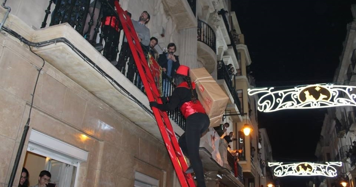 Acusan de «racismo» a la histórica Cabalgata de Reyes de Alcoy por los ...