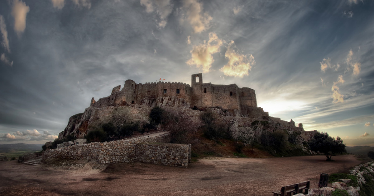 El castillo más espectacular (y desconocido) de Castilla-La Mancha, una ...