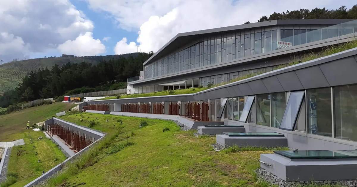 El Parador de Muxía, la joya arquitectónica que se funde con la ladera ...