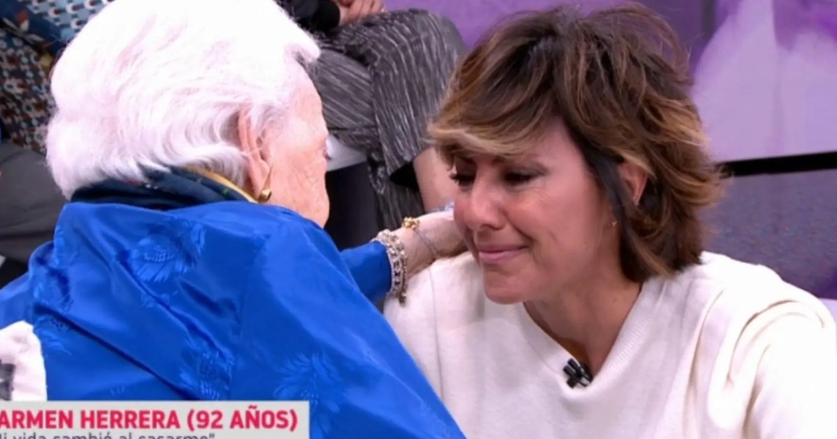 La emoción de Sonsoles Ónega en su primer programa tras la muerte de su ...