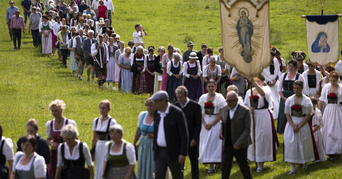 La Eucaristía sale a la calle: el esplendor del Corpus Christi que ...